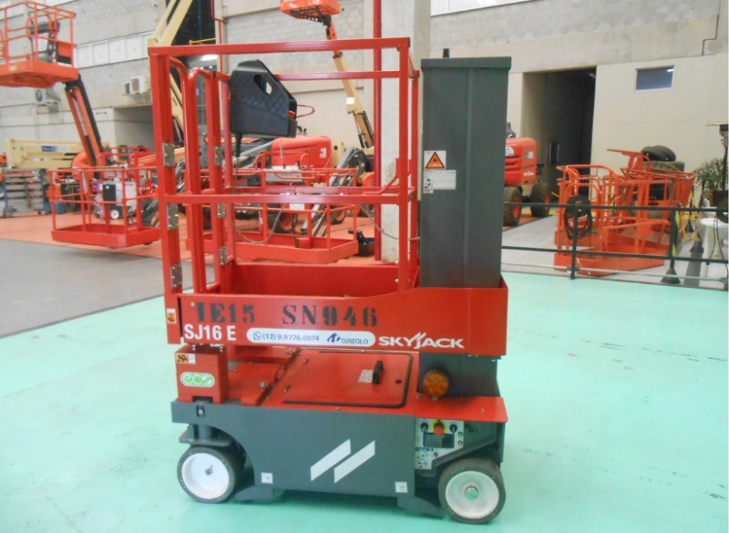 Plataforma Tipo Mastro Vertical 6,5m - Skyjack SJ16E para Trabalho em ...